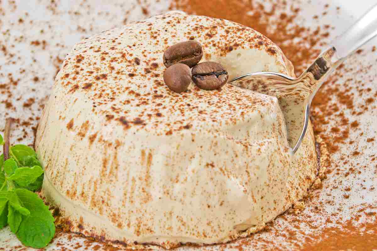 Semifreddo al caffè, ricetta facile senza uova | Buttalapasta