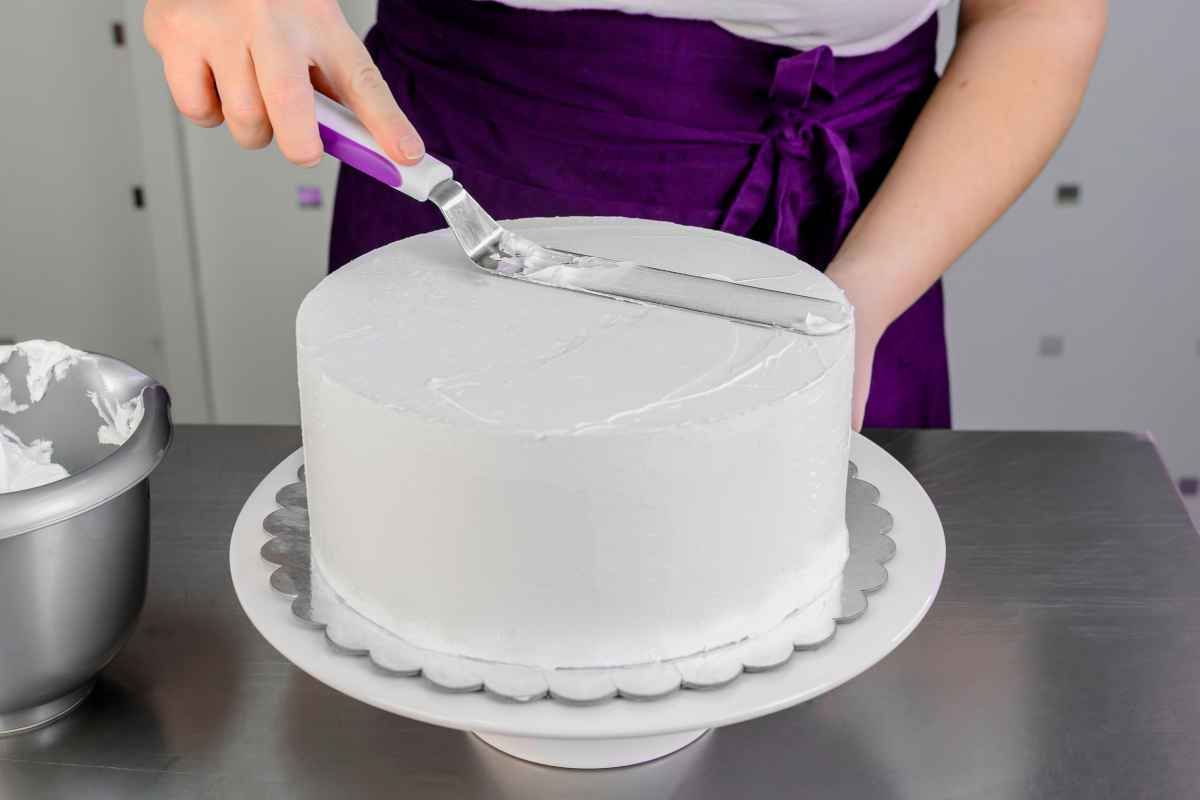 Come decorare una torta: guida semplice e completa | Buttalapasta