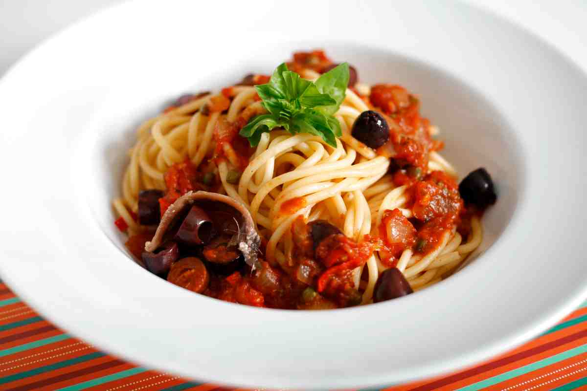 Spaghettata con gli amici? Con questa ricetta fai bella figura e spendi ...