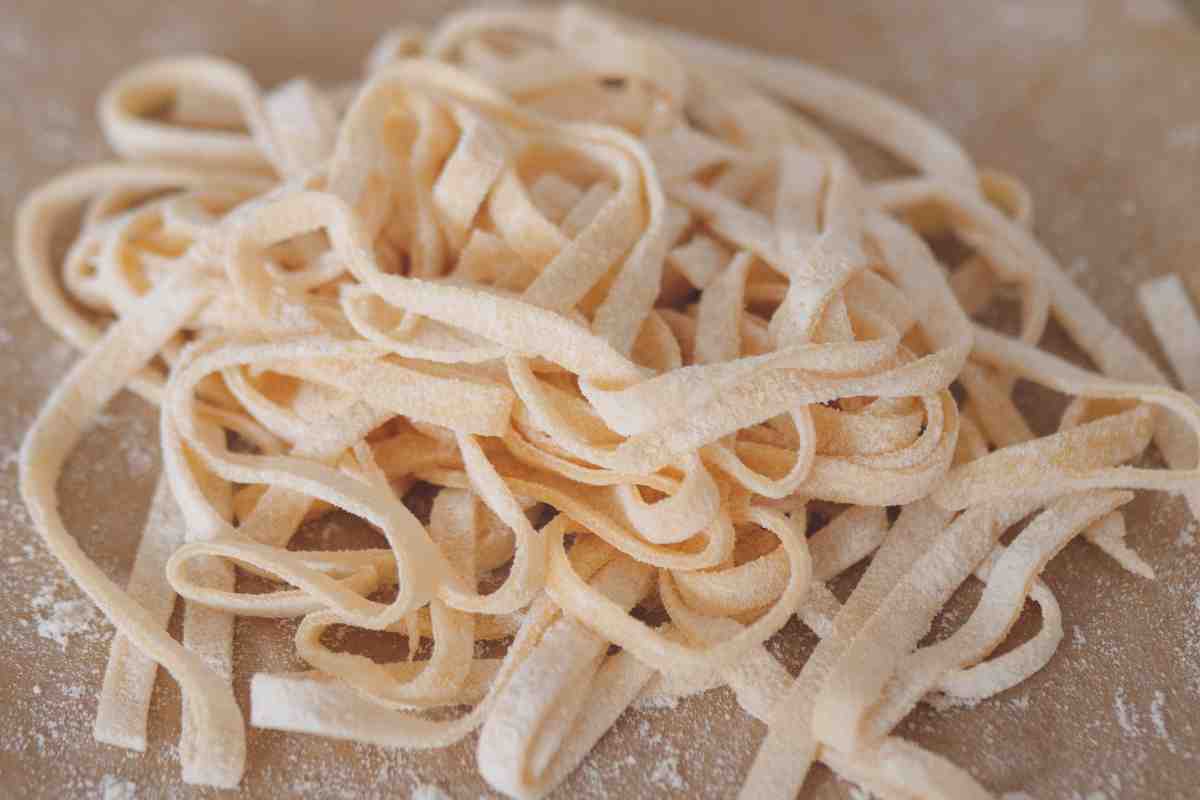 Non chiamatela pappardella e neanche tagliatella: come si fa la tria ...