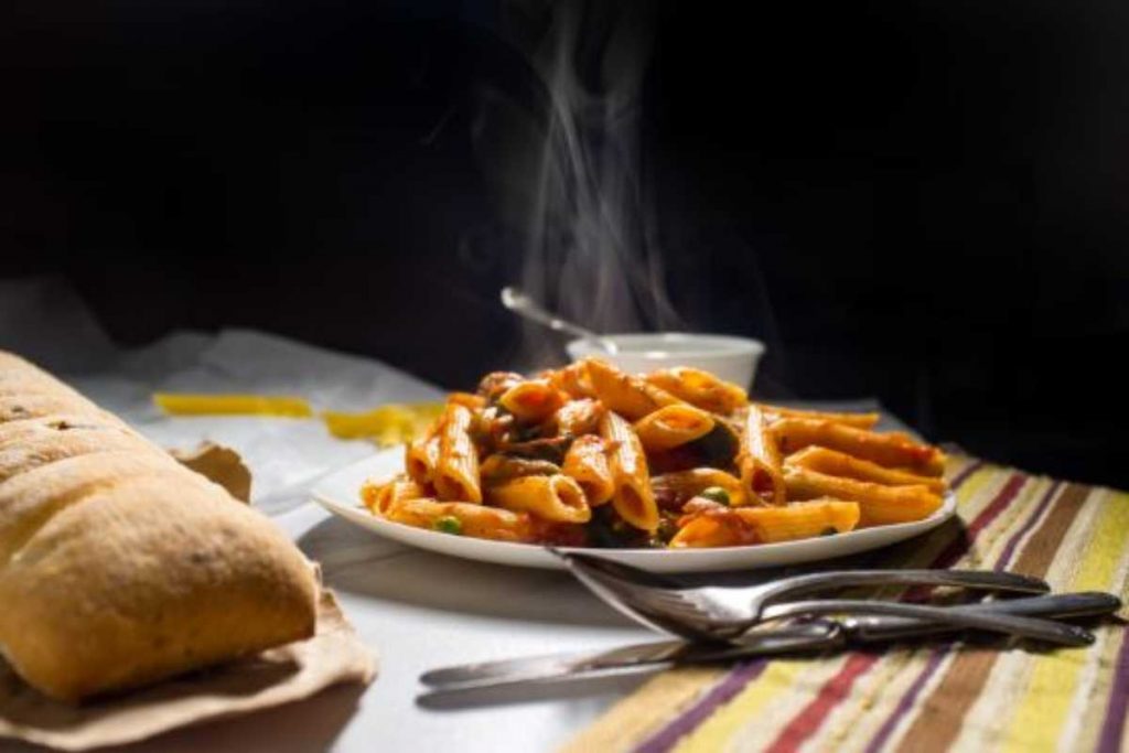 Penne alla Vodka, la ricetta anni 90 sempre in voga: il trucchetto ...
