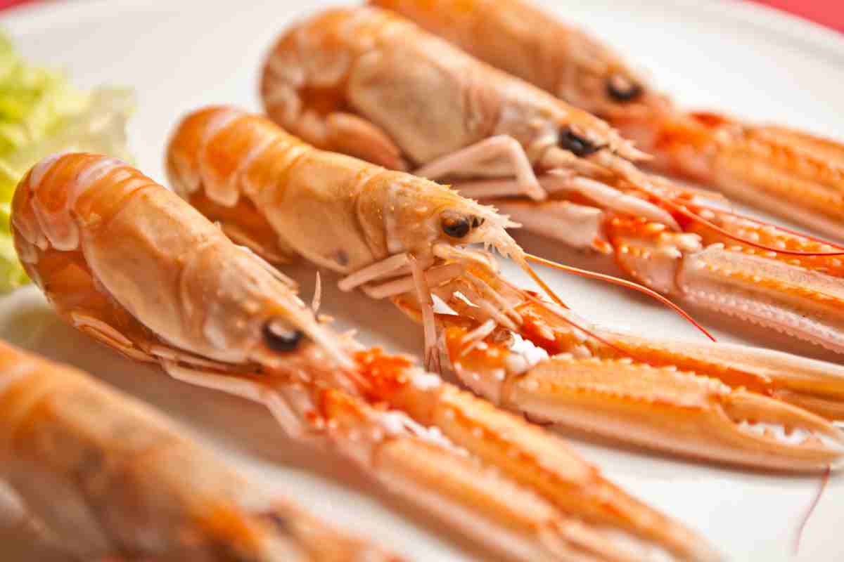 Scampi al forno, ricetta facile e veloce | Buttalapasta